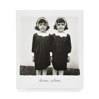 戴安阿勃丝摄影集 Diane Arbus: An Aperture Monograph 黛安·阿勃丝: Aperture专访 艺术摄影 戴安阿勃丝作品集 享它图书