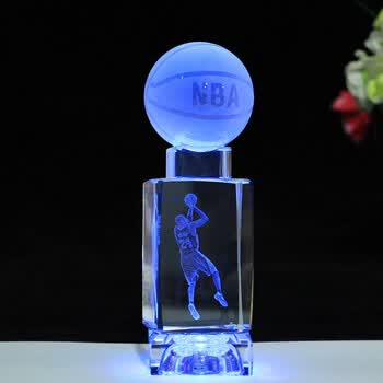 篮球迷科比手办男生定制NBA詹姆斯库里纪念摆件兄弟同学生日礼物 科比跳投水晶灯+礼盒