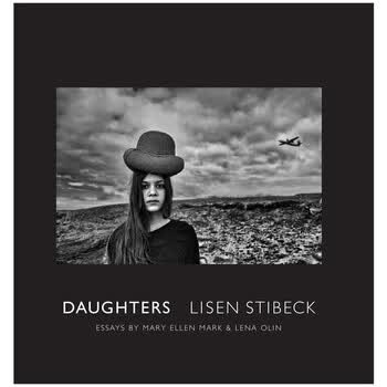 现货Daughters，女儿 英文摄影艺术图书
