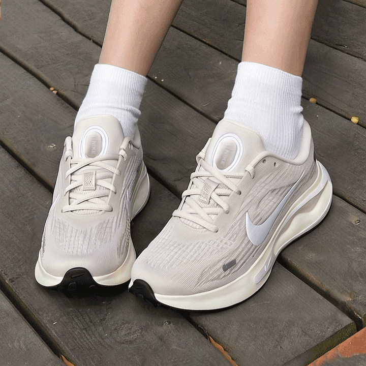 耐克（NIKE）女鞋运动鞋2026春季新款JOURNEY RUN缓震网面透气跑步鞋休闲鞋 FJ7765-110浅土褐/椰奶白 36【图片 价格 ...